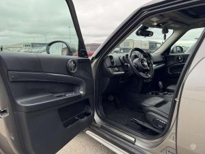 Brown MINI Countryman 2020 in Vilnius, with an engine capacity of 2.00 L and mileage of 84 thousand km for 19490 €, photo 13 on AUTOMOTO.COM.LV