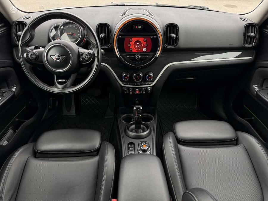 Brown MINI Countryman 2020 in Vilnius, with an engine capacity of 2.00 L and mileage of 84 thousand km for 19490 €, photo 24 on AUTOMOTO.COM.LV