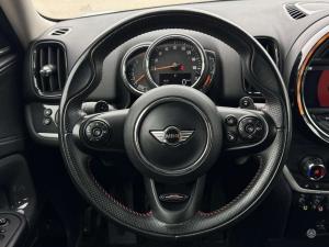 Brown MINI Countryman 2020 in Vilnius, with an engine capacity of 2.00 L and mileage of 84 thousand km for 19490 €, photo 26 on AUTOMOTO.COM.LV