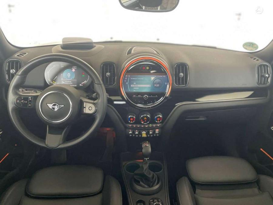 Brown MINI Countryman 2022 in Vilnius, with an engine capacity of 1.50 L and mileage of 26 thousand km for 32890 €, photo 12 on AUTOMOTO.COM.LV