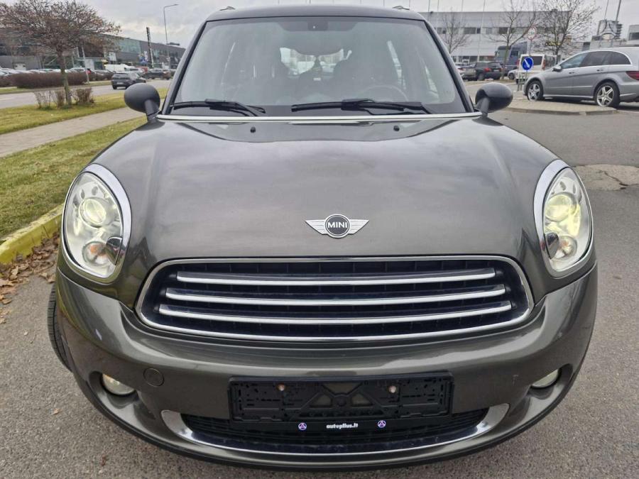 Brown MINI Countryman 2011 in Vilnius, with an engine capacity of 2.00 L and mileage of 243 thousand km for 6350 €, photo 3 on AUTOMOTO.COM.LV