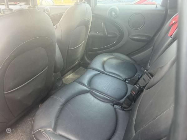 Brown MINI Countryman 2011 in Kaunas, with an engine capacity of 1.60 L and mileage of 181 thousand km for 2900 €, photo 6 on AUTOMOTO.COM.LV