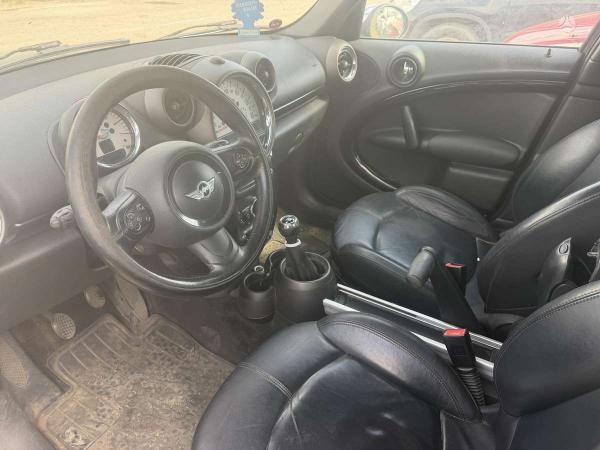 Brown MINI Countryman 2011 in Kaunas, with an engine capacity of 1.60 L and mileage of 181 thousand km for 2900 €, photo 7 on AUTOMOTO.COM.LV