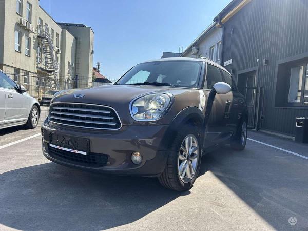 Brown MINI Countryman 2011 in Siauliai, with an engine capacity of 1.60 L and mileage of 233 thousand km for 3850 €, photo 1 on AUTOMOTO.COM.LV