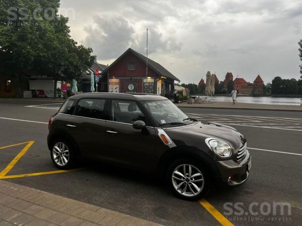 Brown MINI Countryman 2011 in Jelgava, with an engine capacity of 2.00 L and mileage of 227 thousand km for 4850 €, photo 1 on AUTOMOTO.COM.LV