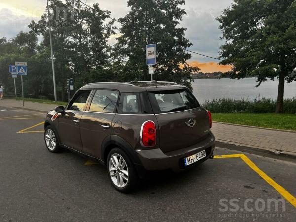 Brown MINI Countryman 2011 in Jelgava, with an engine capacity of 2.00 L and mileage of 227 thousand km for 4850 €, photo 4 on AUTOMOTO.COM.LV
