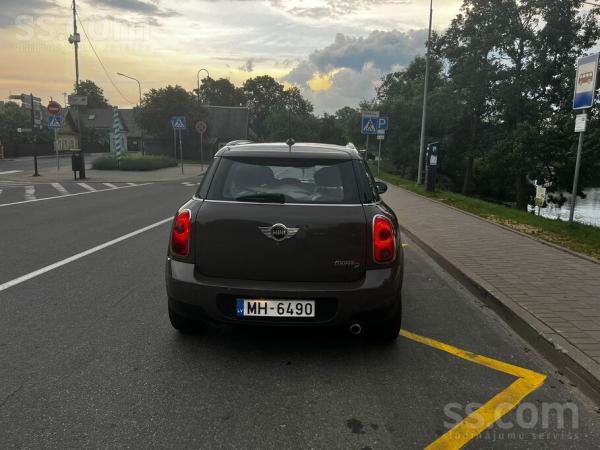 Brown MINI Countryman 2011 in Jelgava, with an engine capacity of 2.00 L and mileage of 227 thousand km for 4850 €, photo 5 on AUTOMOTO.COM.LV