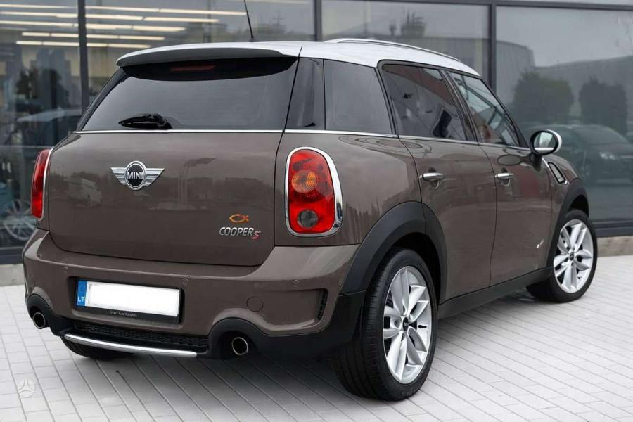 Brown MINI Countryman 2012 in Klaipeda, with an engine capacity of 1.60 L and mileage of 139 thousand km for 6550 €, photo 3 on AUTOMOTO.COM.LV