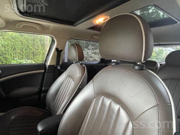Brown MINI Countryman 2012 in Riga, with an engine capacity of 2.00 L and mileage of 199 thousand km for 7500 €, photo 6 on AUTOMOTO.COM.LV
