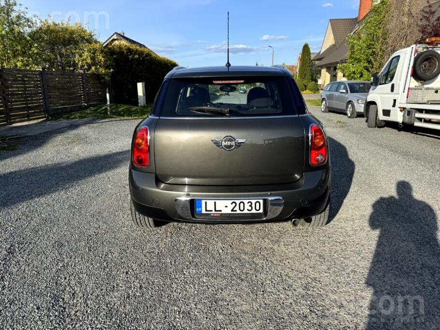 Brown MINI Countryman 2013 in Saldus, with an engine capacity of 1.60 L and mileage of 278 thousand km for 8200 €, photo 6 on AUTOMOTO.COM.LV