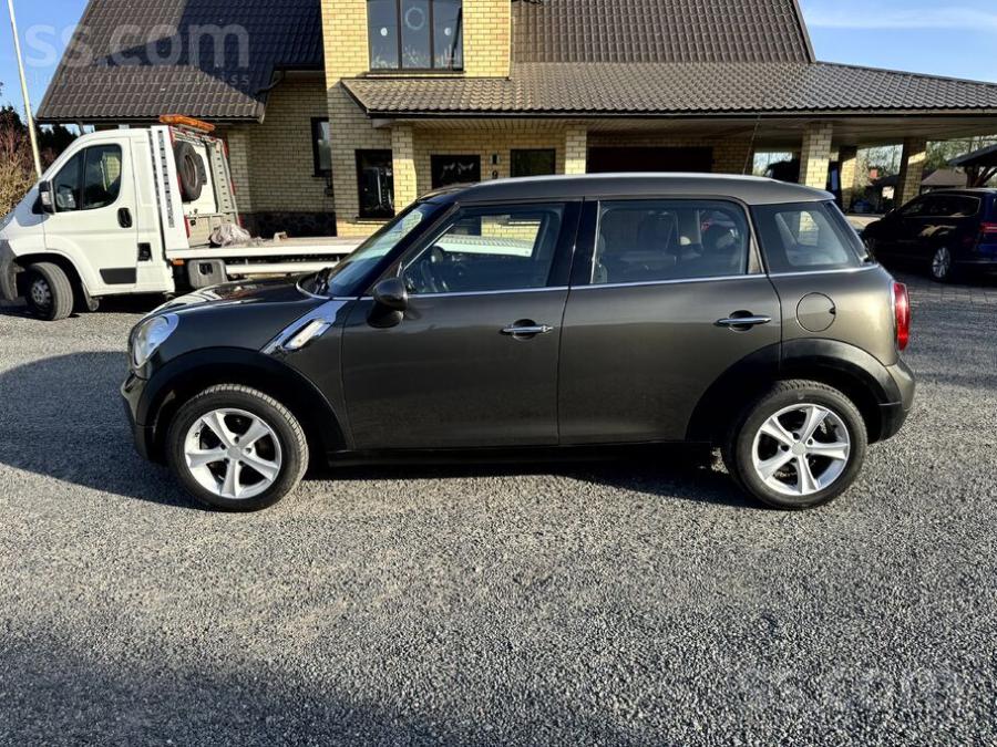 Brown MINI Countryman 2013 in Saldus, with an engine capacity of 1.60 L and mileage of 278 thousand km for 8200 €, photo 8 on AUTOMOTO.COM.LV