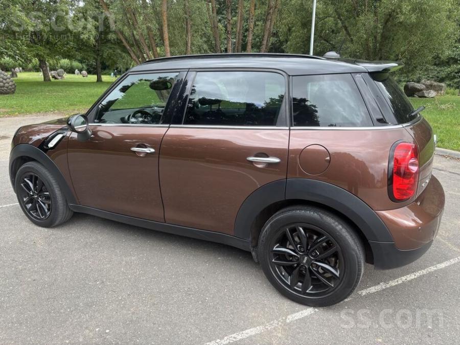Brown MINI Countryman 2015 in Riga, with an engine capacity of 2.00 L and mileage of 93 thousand km for 9000 €, photo 5 on AUTOMOTO.COM.LV