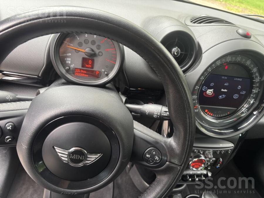 Brown MINI Countryman 2015 in Riga, with an engine capacity of 2.00 L and mileage of 93 thousand km for 9000 €, photo 11 on AUTOMOTO.COM.LV