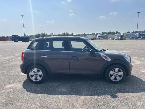 Brown MINI Countryman 2015 in Vilnius, with an engine capacity of 2.00 L and mileage of 156 thousand km for 9300 €, photo 4 on AUTOMOTO.COM.LV