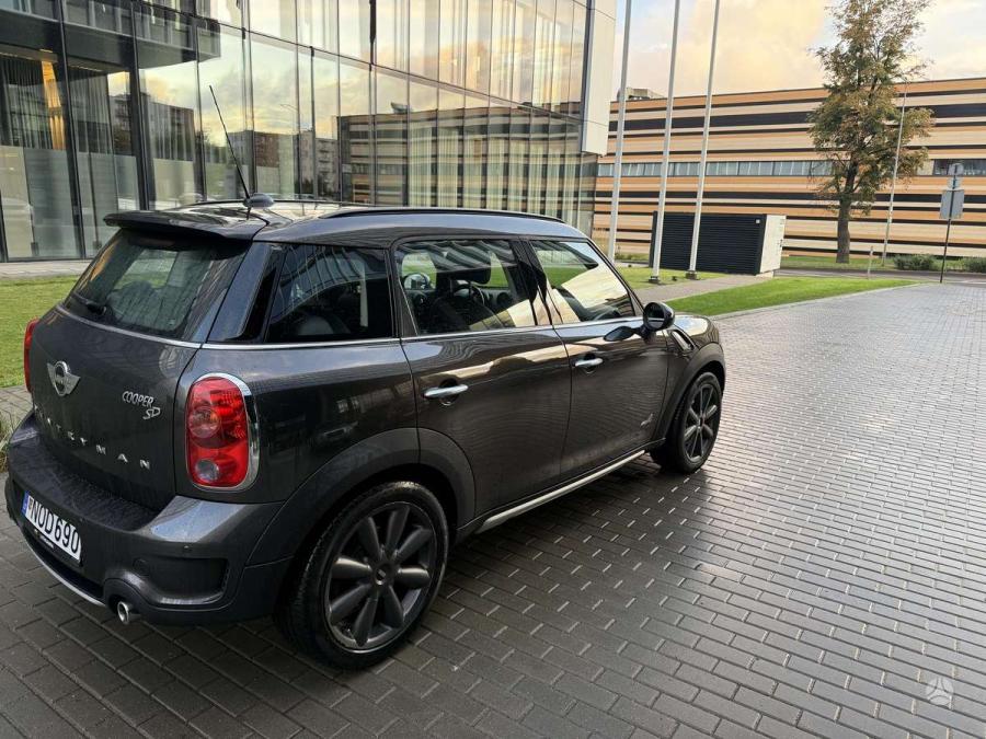 Brown MINI Countryman 2015 in Vilnius, with an engine capacity of 2.00 L and mileage of 182 thousand km for 7100 €, photo 3 on AUTOMOTO.COM.LV