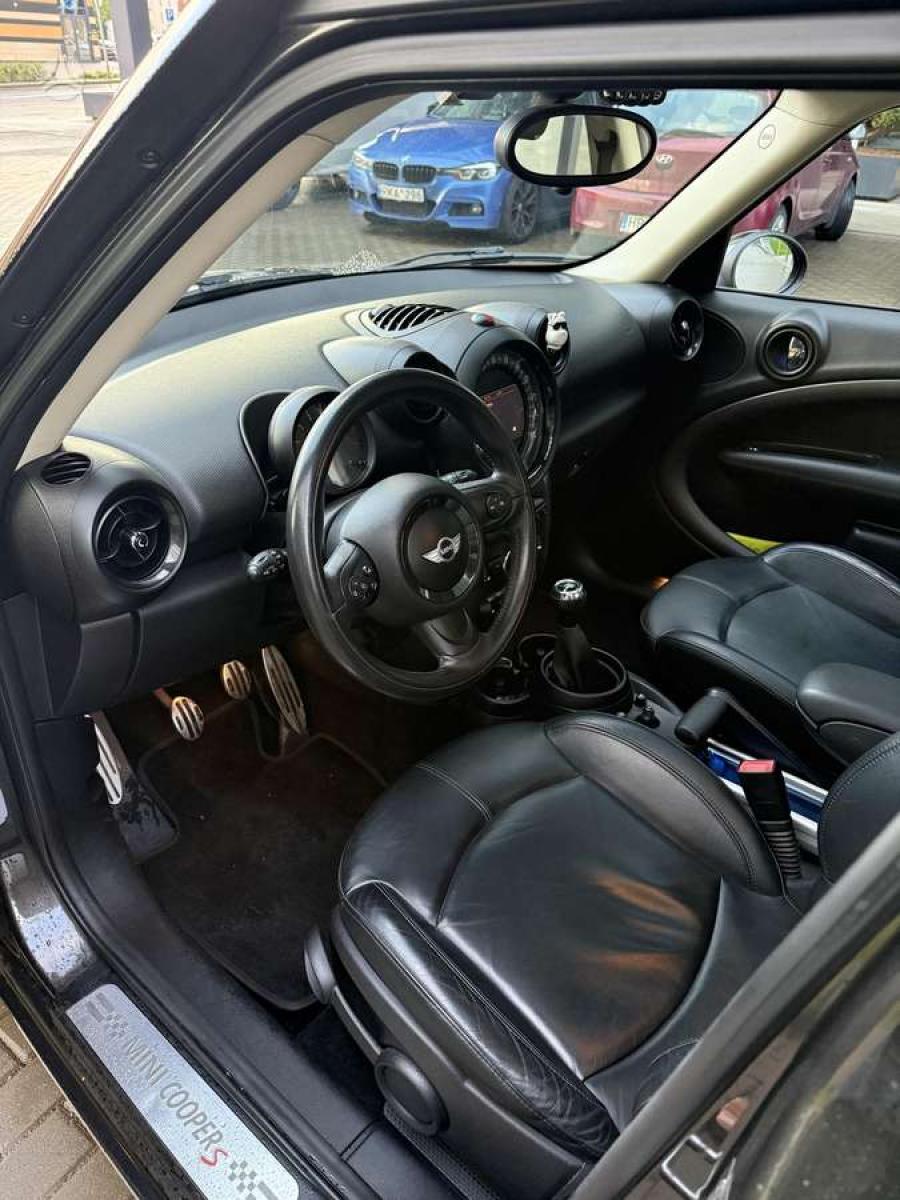 Brown MINI Countryman 2015 in Vilnius, with an engine capacity of 2.00 L and mileage of 182 thousand km for 7100 €, photo 8 on AUTOMOTO.COM.LV