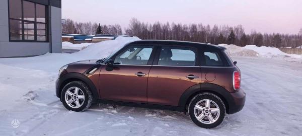 Brown MINI Countryman 2014 in Panevezys, with an engine capacity of 1.60 L and mileage of 80 thousand km for 5750 €, photo 3 on AUTOMOTO.COM.LV