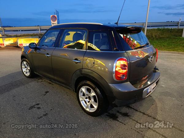 MINI Countryman 2011 in Tallinn on AUTOMOTO.COM.LV Brown MINI Countryman 2011 in Tallinn, with an engine capacity of 1.60 L and mileage of 251 thousand km for 4490 €, photo 3 on AUTOMOTO.COM.LV