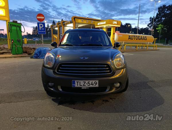 MINI Countryman 2011 in Tallinn on AUTOMOTO.COM.LV Brown MINI Countryman 2011 in Tallinn, with an engine capacity of 1.60 L and mileage of 251 thousand km for 4490 €, photo 6 on AUTOMOTO.COM.LV