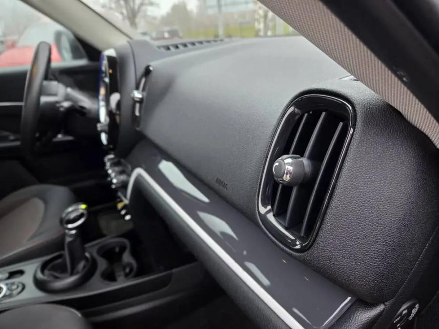 MINI Countryman 2020 in Jelgava, with an engine capacity of 1.50 L and mileage of 220 thousand km for 14700 €, photo 12 on AUTOMOTO.COM.LV