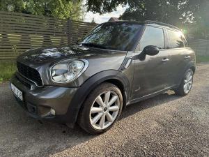 Green MINI Countryman 2012 in Vilnius, with an engine capacity of 1.60 L and mileage of 216 thousand km for 3000 €, photo 9 on AUTOMOTO.COM.LV