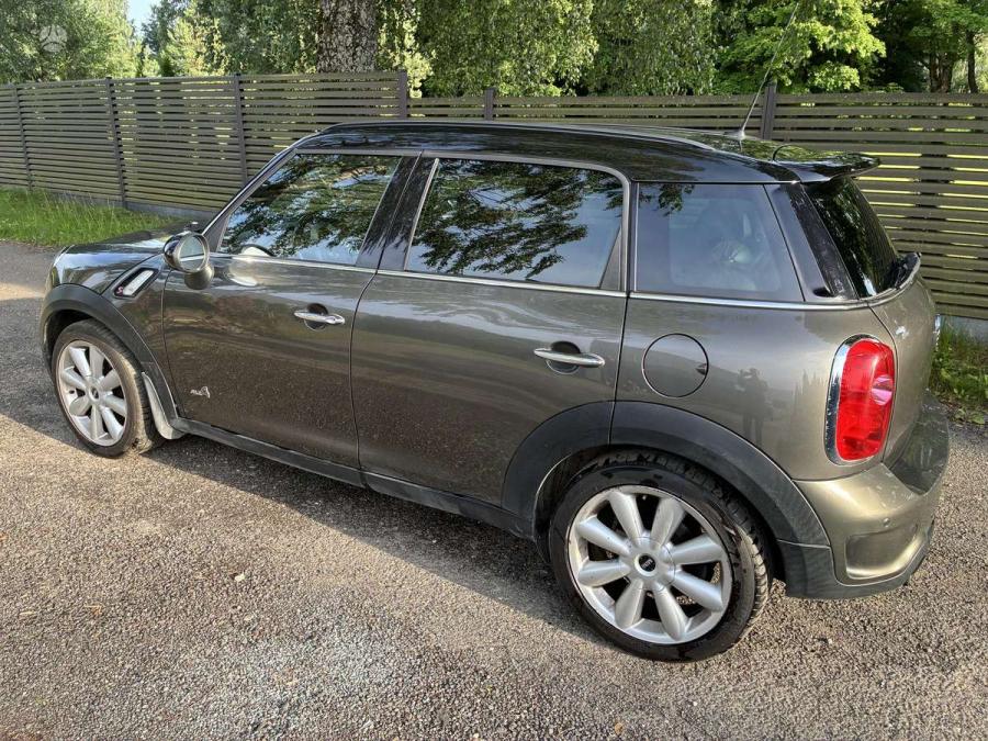 Green MINI Countryman 2012 in Vilnius, with an engine capacity of 1.60 L and mileage of 216 thousand km for 3000 €, photo 11 on AUTOMOTO.COM.LV