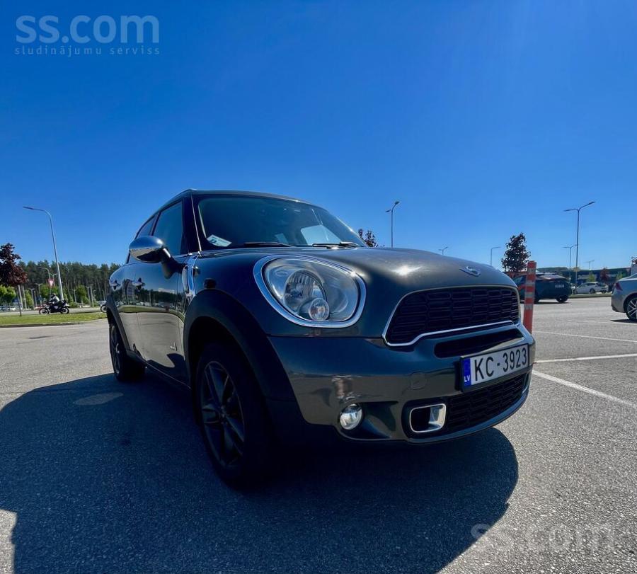 Green MINI Countryman 2013 in Riga, with an engine capacity of 2.00 L and mileage of 225 thousand km for 8500 €, photo 11 on AUTOMOTO.COM.LV