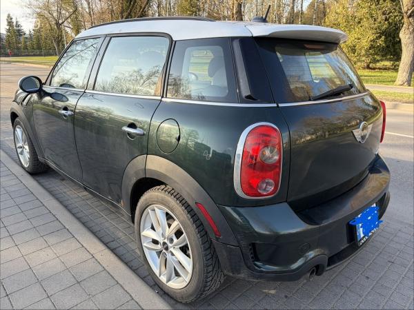 Green MINI Countryman 2014 in Panevezys, with an engine capacity of 1.60 L and mileage of 103 thousand km for 6000 €, photo 2 on AUTOMOTO.COM.LV
