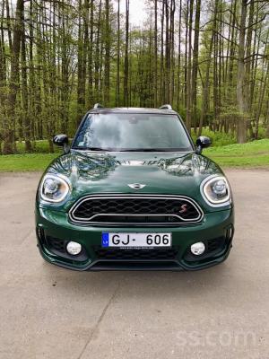 Green MINI Countryman 2018 in Riga, with an engine capacity of 2.00 L and mileage of 160 thousand km for 15800 €, photo 3 on AUTOMOTO.COM.LV