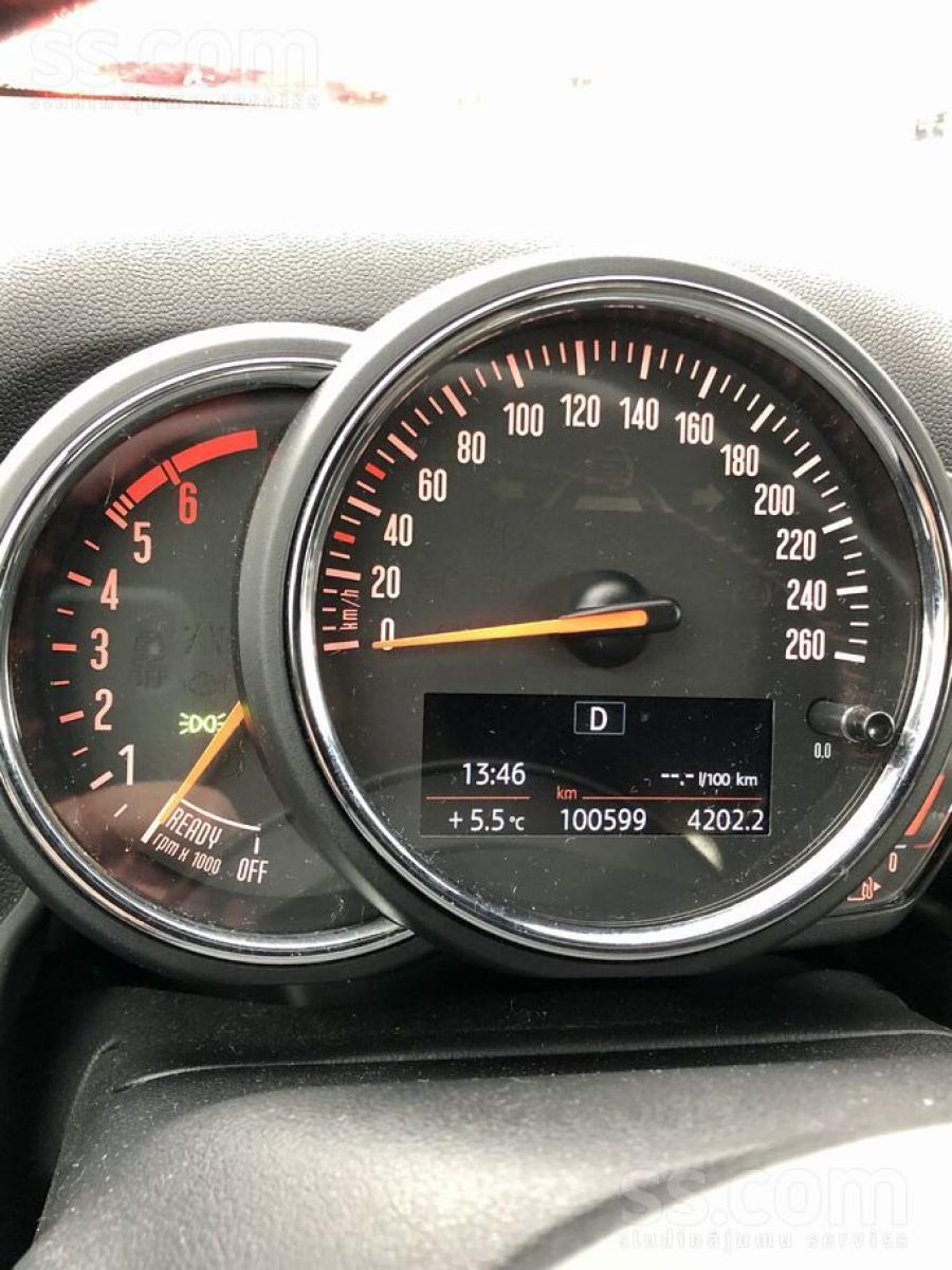 Green MINI Countryman 2018 in Riga, with an engine capacity of 2.00 L and mileage of 160 thousand km for 15800 €, photo 10 on AUTOMOTO.COM.LV