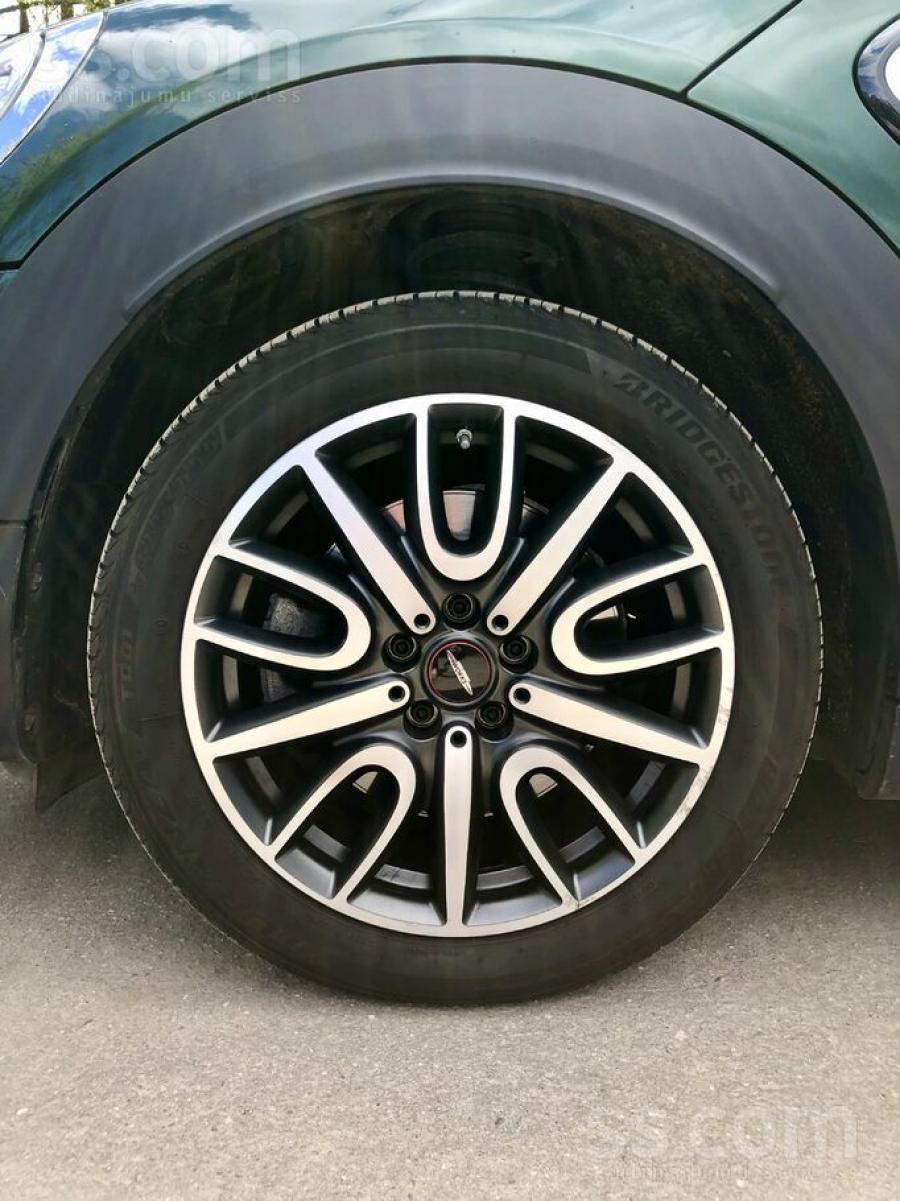 Green MINI Countryman 2018 in Riga, with an engine capacity of 2.00 L and mileage of 160 thousand km for 15800 €, photo 16 on AUTOMOTO.COM.LV