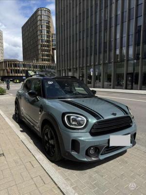 Green MINI Countryman 2022 in Vilnius, with an engine capacity of 1.50 L and mileage of 27 thousand km for 23990 €, photo  on AUTOMOTO.COM.LV