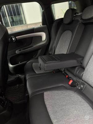 Zaļš MINI Countryman 2022 Viļņa, ar dzinēja tilpumu 1.50 L un nobraukumu 27 tūkst. km par 23990 €, foto 14 vietnē AUTOMOTO.COM.LV
