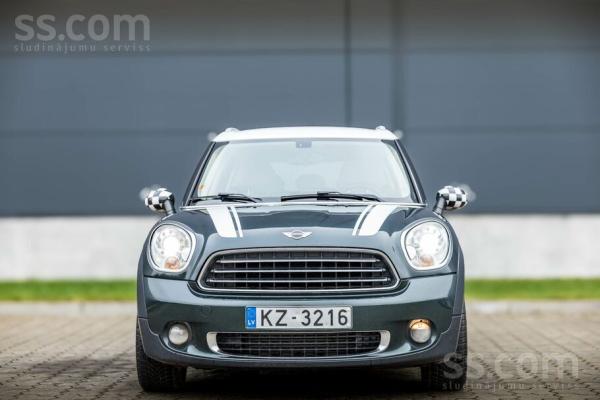 Green MINI Countryman 2010 in Riga, with an engine capacity of 1.60 L and mileage of 190 thousand km for 7490 €, photo 2 on AUTOMOTO.COM.LV