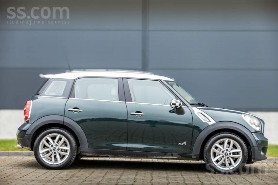 Green MINI Countryman 2010 in Riga, with an engine capacity of 1.60 L and mileage of 190 thousand km for 7490 €, photo 4 on AUTOMOTO.COM.LV