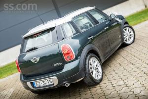 Green MINI Countryman 2010 in Riga, with an engine capacity of 1.60 L and mileage of 190 thousand km for 7490 €, photo 9 on AUTOMOTO.COM.LV