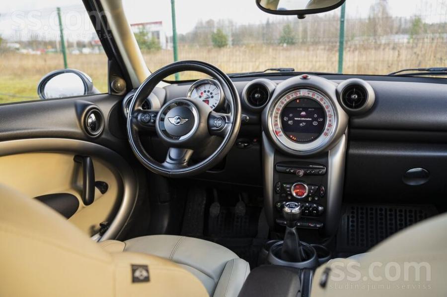 Green MINI Countryman 2010 in Riga, with an engine capacity of 1.60 L and mileage of 192 thousand km for 6490 €, photo 12 on AUTOMOTO.COM.LV