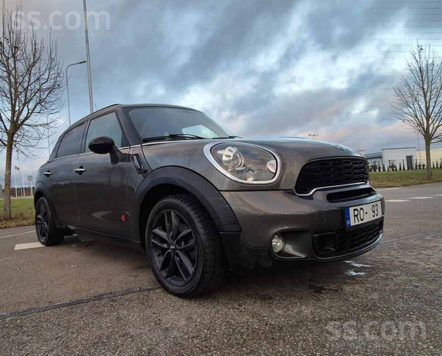 Green MINI Countryman 2012 in Tukums, with an engine capacity of 2.00 L and mileage of 242 thousand km for 7800 €, photo 3 on AUTOMOTO.COM.LV