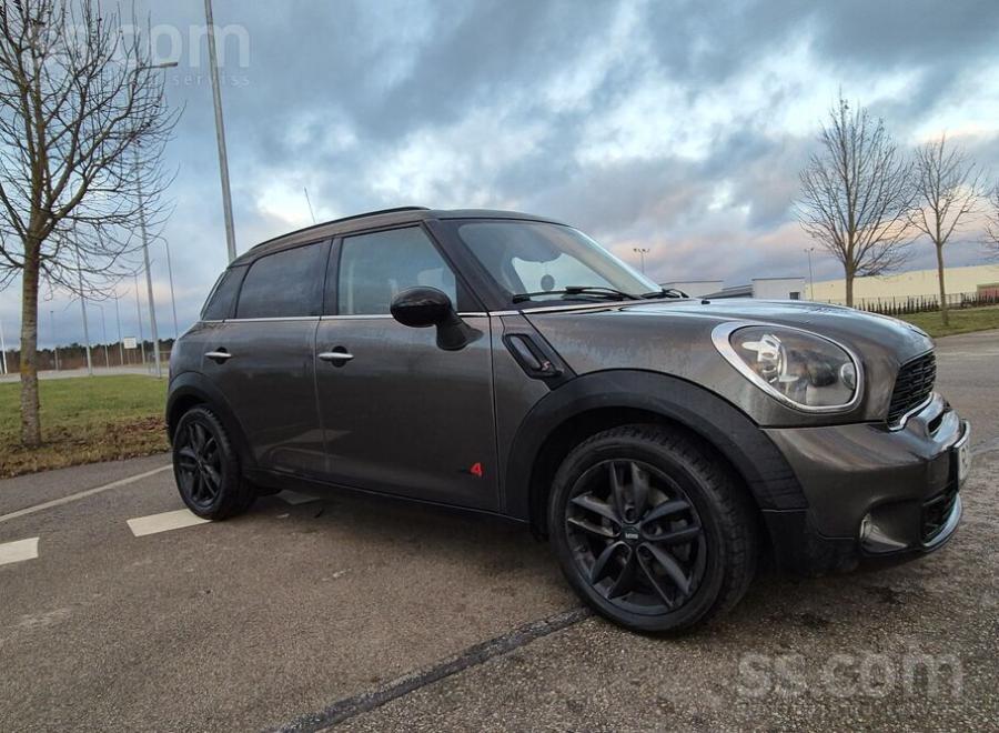 Green MINI Countryman 2012 in Tukums, with an engine capacity of 2.00 L and mileage of 242 thousand km for 7800 €, photo 5 on AUTOMOTO.COM.LV