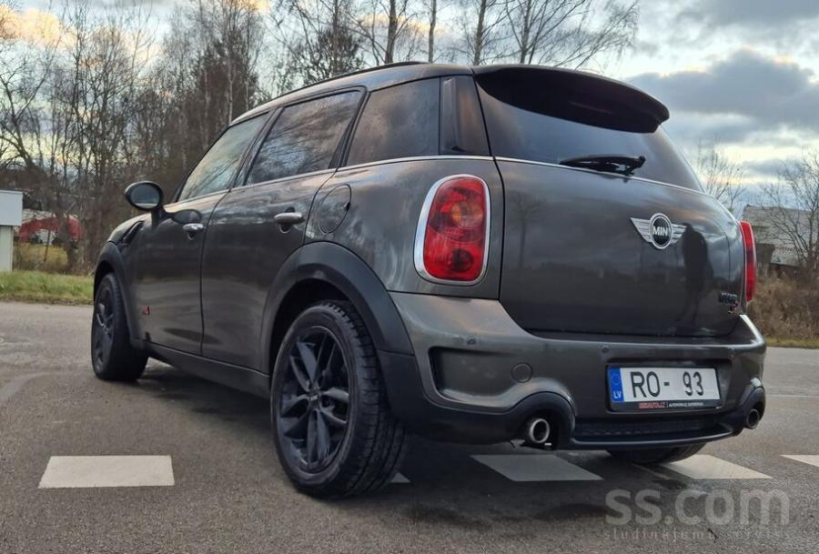 Green MINI Countryman 2012 in Tukums, with an engine capacity of 2.00 L and mileage of 242 thousand km for 7800 €, photo 6 on AUTOMOTO.COM.LV