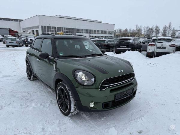 Green MINI Countryman 2015 in Marijampole, with an engine capacity of 2.00 L and mileage of 181 thousand km for 8300 €, photo 6 on AUTOMOTO.COM.LV