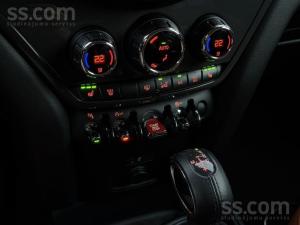 Green MINI Countryman 2018 in Jelgava, with an engine capacity of 1.50 L and mileage of 175 thousand km for 15500 €, photo 21 on AUTOMOTO.COM.LV