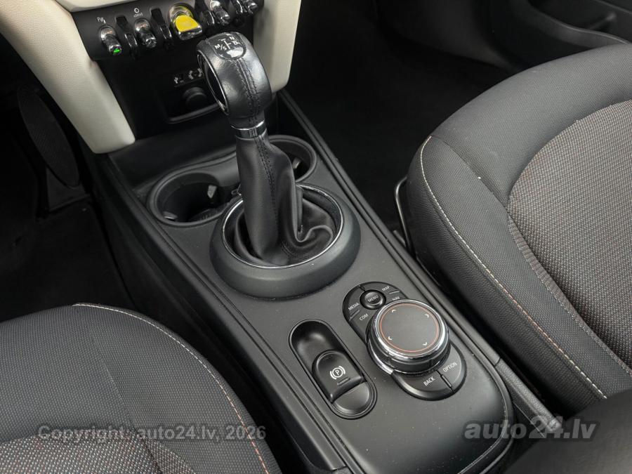 Green MINI Countryman 2018 in Tallinn, with an engine capacity of 1.50 L and mileage of 122 thousand km for 12990 €, photo 14 on AUTOMOTO.COM.LV