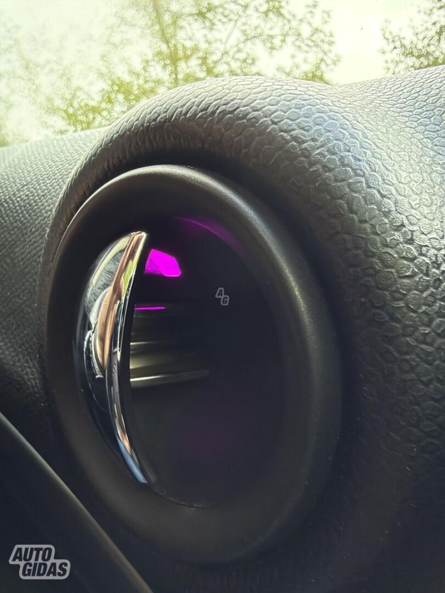 Pelēks MINI Countryman 2012 Viļņa, ar dzinēja tilpumu 1.60 L un nobraukumu 330 tūkst. km par 4999 €, foto 20 vietnē AUTOMOTO.COM.LV