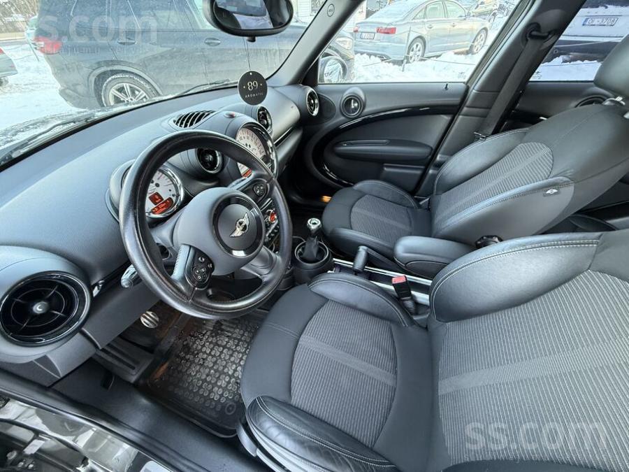 Pelēks MINI Countryman 2013 Rīga, ar dzinēja tilpumu 2.00 L un nobraukumu 209 tūkst. km par 7499 €, foto 22 vietnē AUTOMOTO.COM.LV