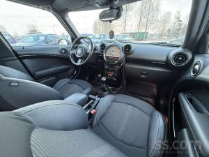 Pelēks MINI Countryman 2013 Rīga, ar dzinēja tilpumu 2.00 L un nobraukumu 209 tūkst. km par 7499 €, foto 32 vietnē AUTOMOTO.COM.LV