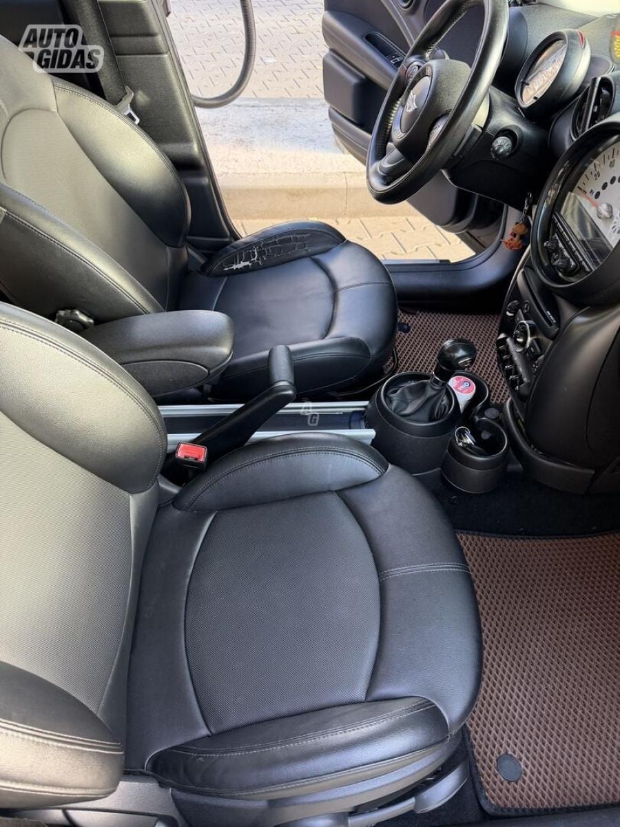 Pelēks MINI Countryman 2014 Viļņa, ar dzinēja tilpumu 1.60 L un nobraukumu 234 tūkst. km par 5000 €, foto 13 vietnē AUTOMOTO.COM.LV