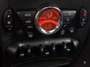Grey MINI Countryman 2016 in Vilnius, with an engine capacity of 2.00 L and mileage of 212 thousand km for 10699 €, photo 19 on AUTOMOTO.COM.LV