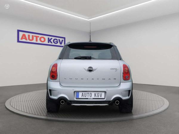 Grey MINI Countryman 2016 in Vilnius, with an engine capacity of 2.00 L and mileage of 212 thousand km for 10699 €, photo 4 on AUTOMOTO.COM.LV