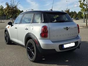 Grey MINI Countryman 2016 in Panevezys, with an engine capacity of 1.60 L and mileage of 100 thousand km for 7500 €, photo 3 on AUTOMOTO.COM.LV